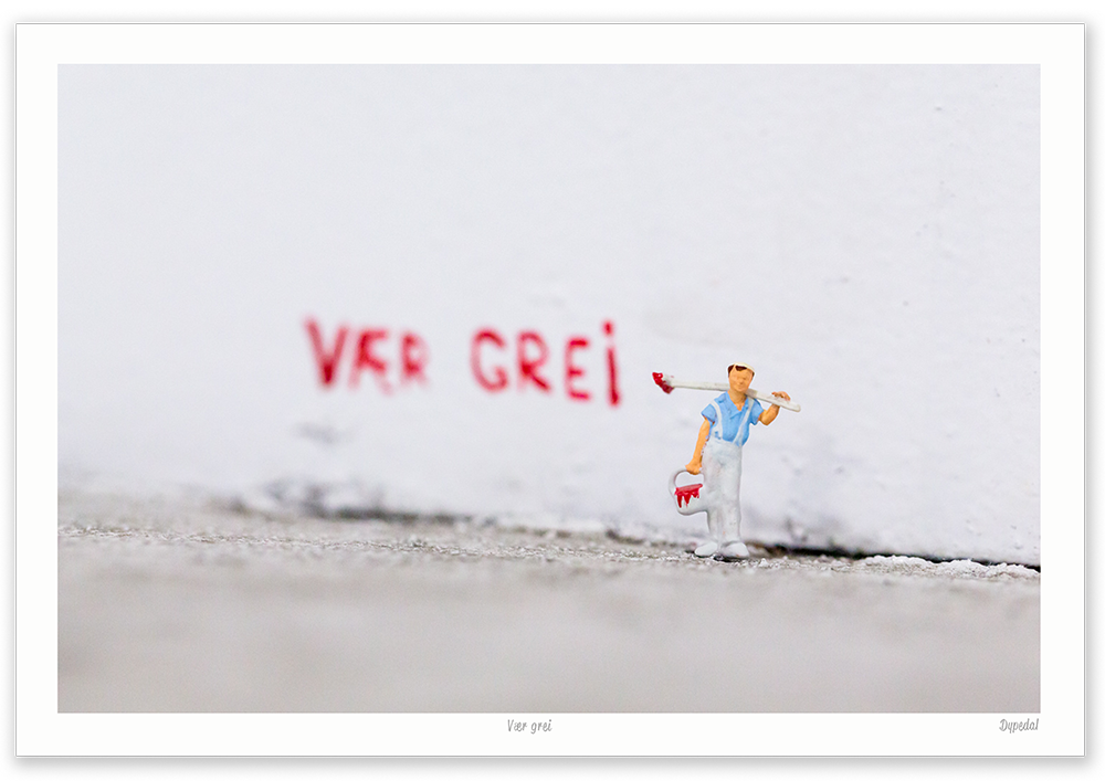 Vær grei 30x21 – Tiny People by Dypedal